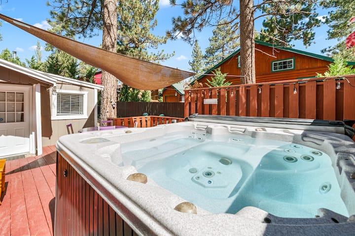 Fully Fenced ★Playground ★ Hot Tub ★Near Lake/town - Big Bear Lake, CA