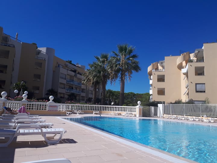 Bel Appartement 2 Pièces Dans Résidence Calme - Cagnes-sur-Mer