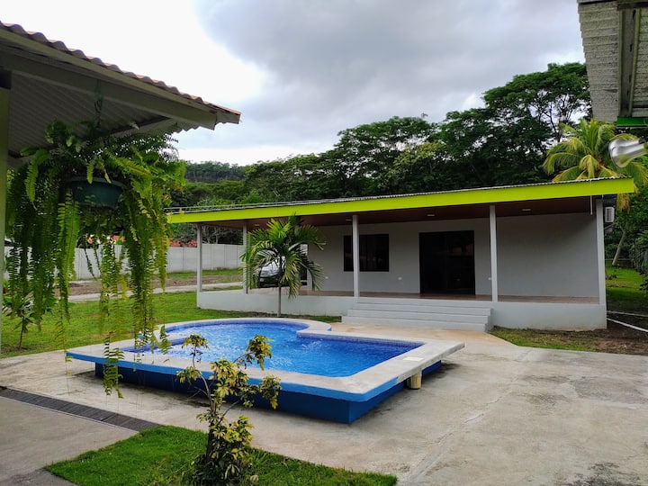 El Amanecer: Un Lugar Entre Playa Y Montaña. - Puntarenas