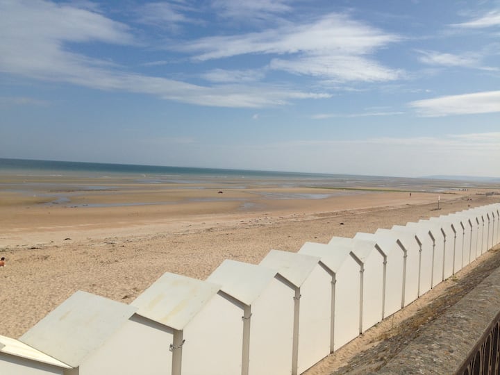 A Deux Pas De La Mer, Superbe Studio Avec Balcon - Cabourg