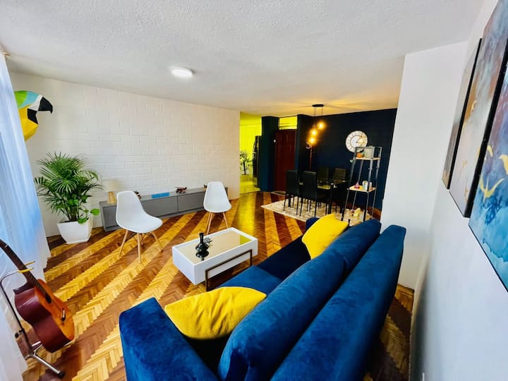 Departamento Confortable Centro De Quito - Quito