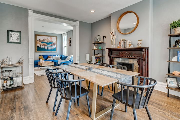 Cheerful 3-bedroom Home Walk To Empower Field - Denver, CO