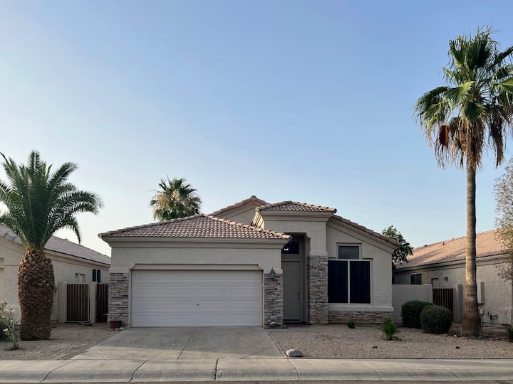 Fantastic! 4-bdr Home With Swimming Pool - Chandler