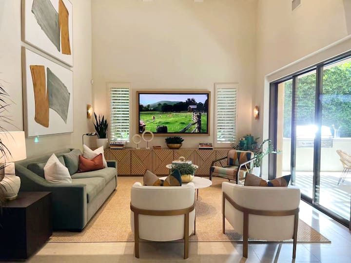 Cheerful 3b3b Villa Near Spectrum - Irvine, CA