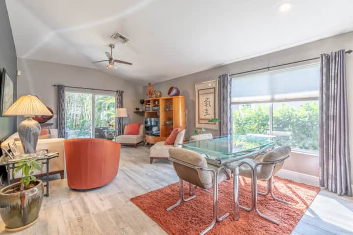 Charming Home On Lake Near 5th Ave. - Naples, FL
