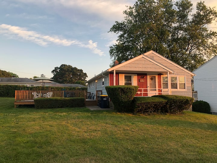 Cute Cottage/bonnet/beach/booking For August 2025! - Rhode Island