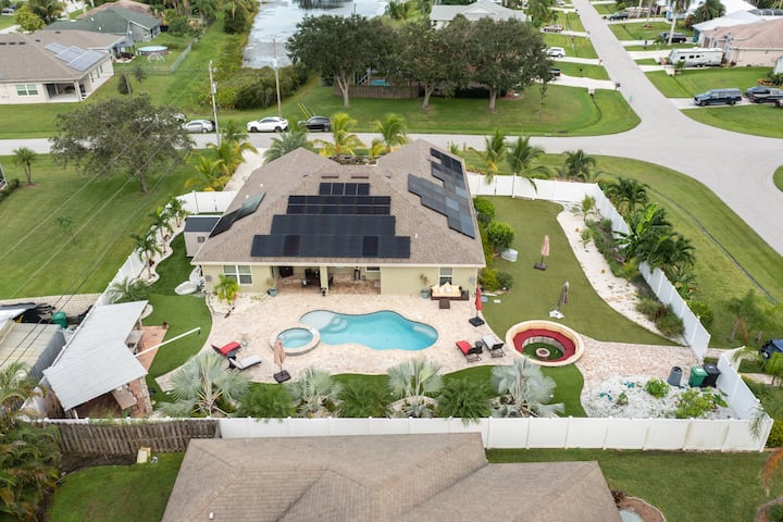 Home Resort Oasis One Of One! - Port St. Lucie, FL