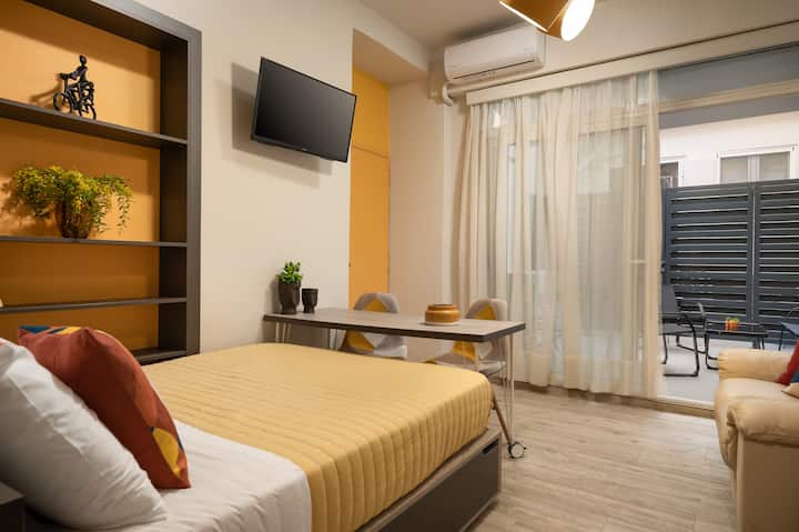 Lovely And Quiet Central Appartment With Yard - La Canée