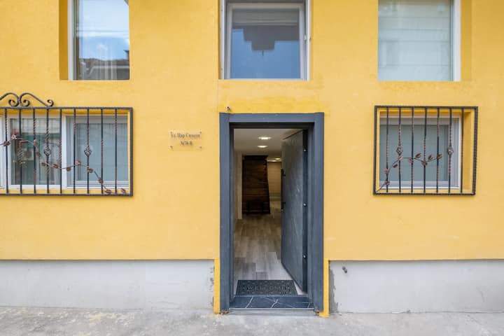 Modern Home In The Old Center - Sofia