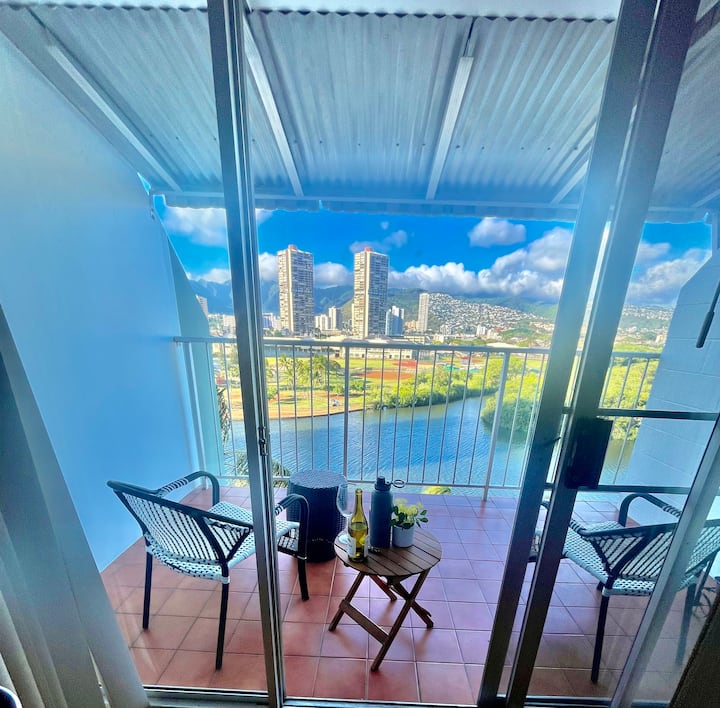 Stylish Apt With Amazing View - Honolulu, HI