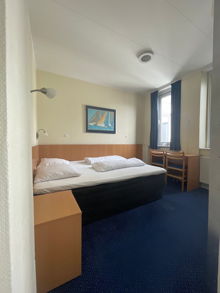 Cheap Hotel Room For Two People With A Doublebed - Copenhague
