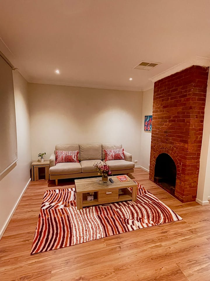 2 Bedroom Cottage - Centre Of Town Pet Friendly - Broken Hill
