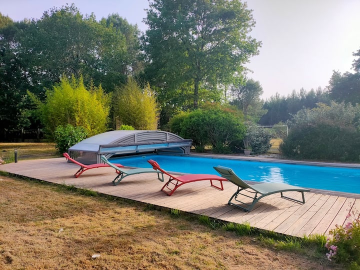 Belle Villa Avec Piscine Environnement Très Calme - France