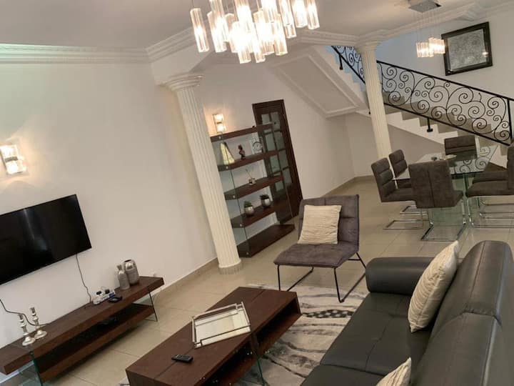 4 Bedroom Furnished Apartment In Pnr City Center - Pointe-Noire
