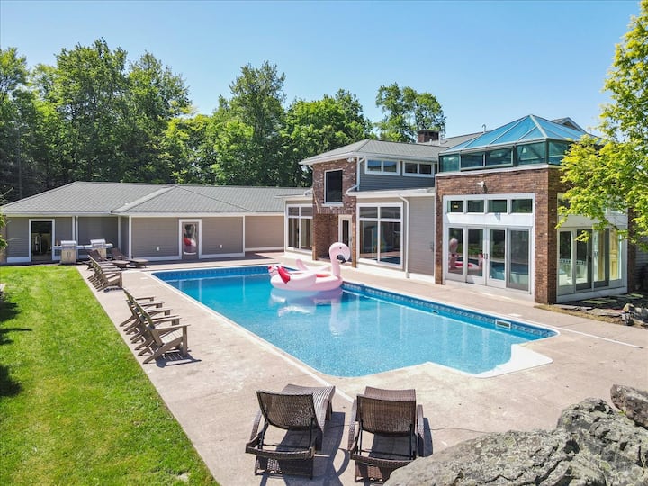 Top 8 Villas With Private Pool In Pocono Mountains, Pennsylvania ...