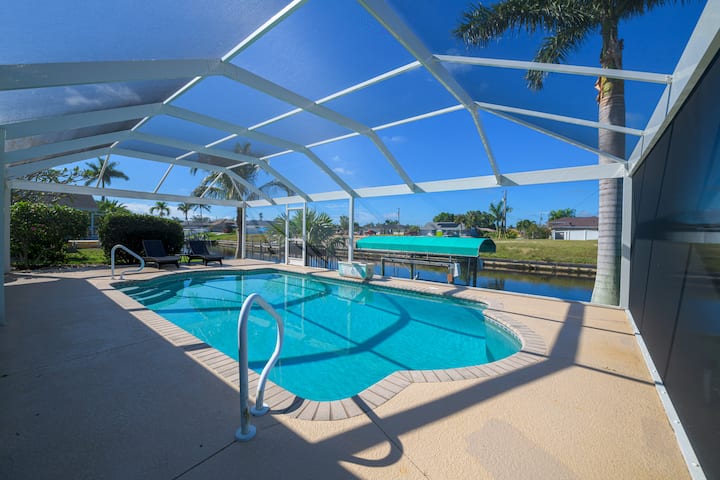 Paradise Cove-family-home, Pool, Dock, Gulf Access - Cape Coral, FL