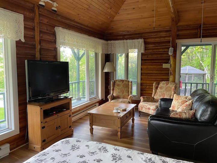 Chalet Rustique, Chaleureux Et Confortable - Shawinigan