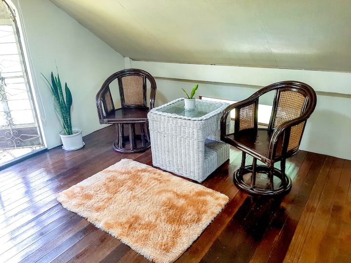 Attic Room At Yin's Guest House - La Trinidad
