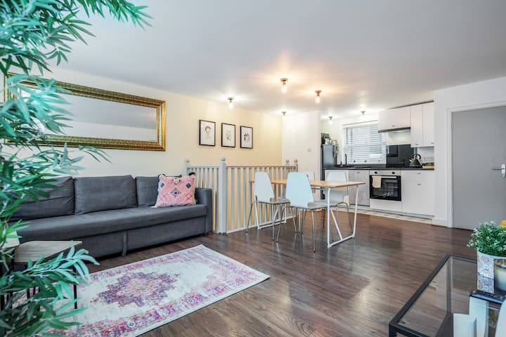 Contemporary London Bridge | Creed Stay - London