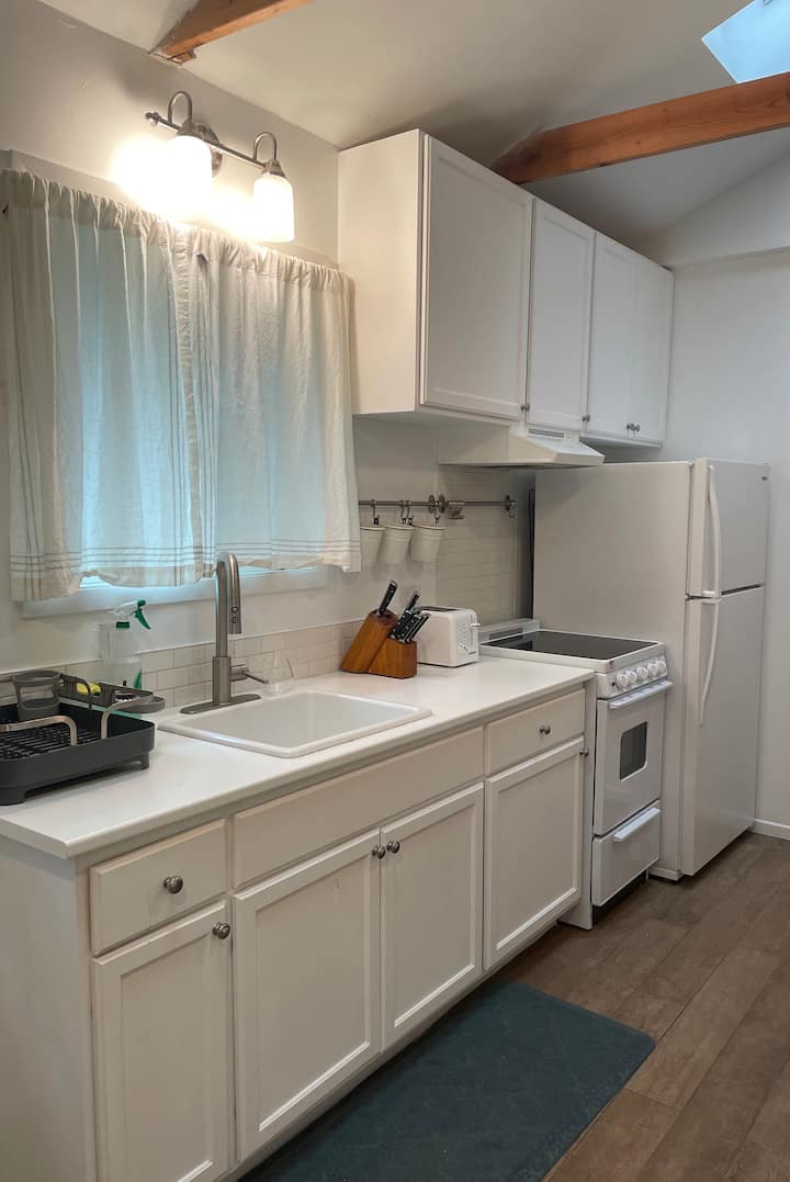 Lovely Kinneloa Mesa Guesthouse With Ev Charger - Sierra Madre, CA