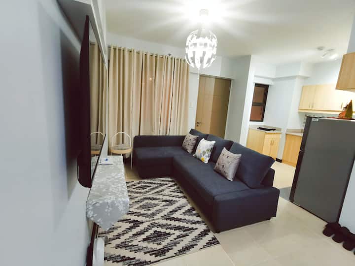 Bali Retreat, Cozy 2br, 15 Mins To Airport - Las Piñas