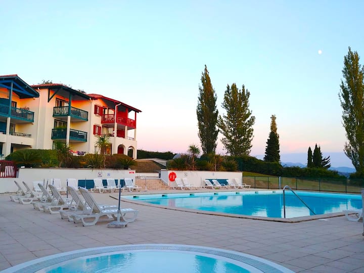 Superbe Appartement Avec Piscine Vue Montagnes - Arcangues