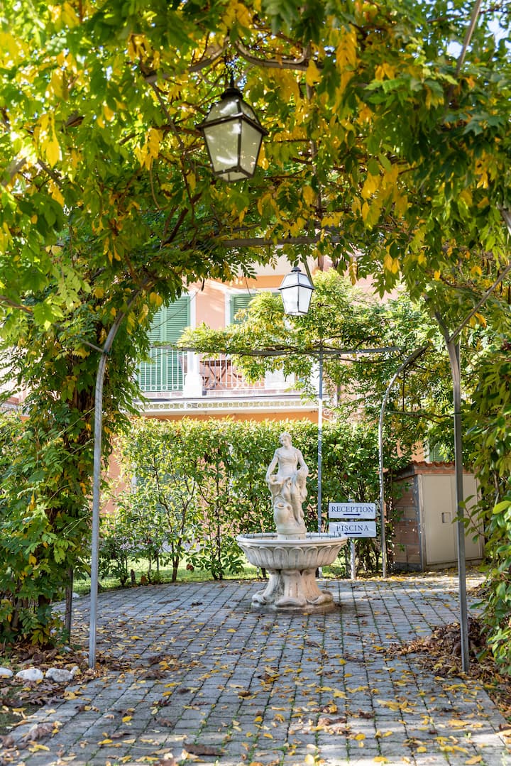 Rta La Pergola Bilo Con Balcone 2 Adulti - Forte dei Marmi