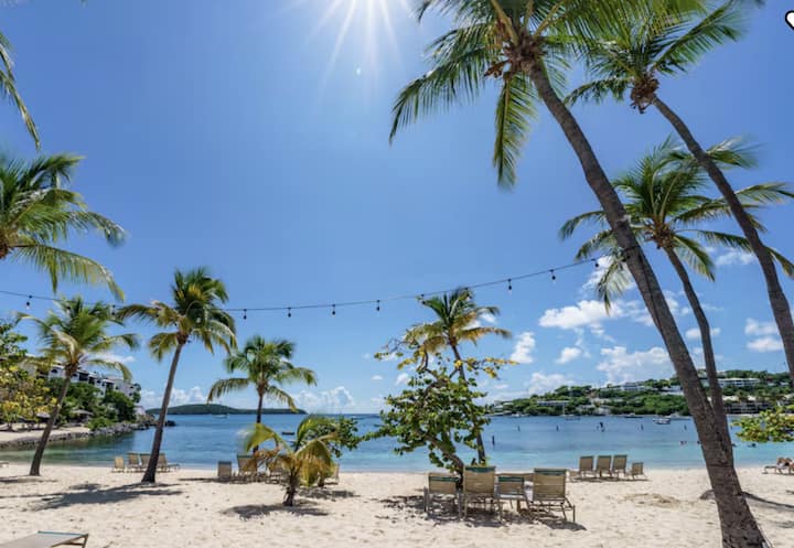 *Beachfront Ely-sian Resort* Studio Parlor Suite - Saint John