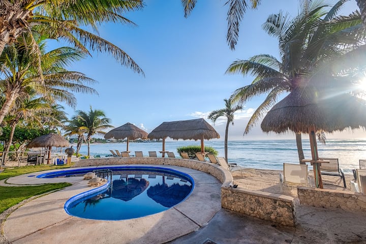 Beachfront Paradise | Sleeps 5 | Starlink + Pool - Akumal