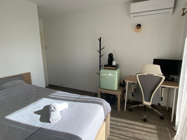 Chambre Avec Terrasse Et Clim Dans Quartier Calme - Cannes