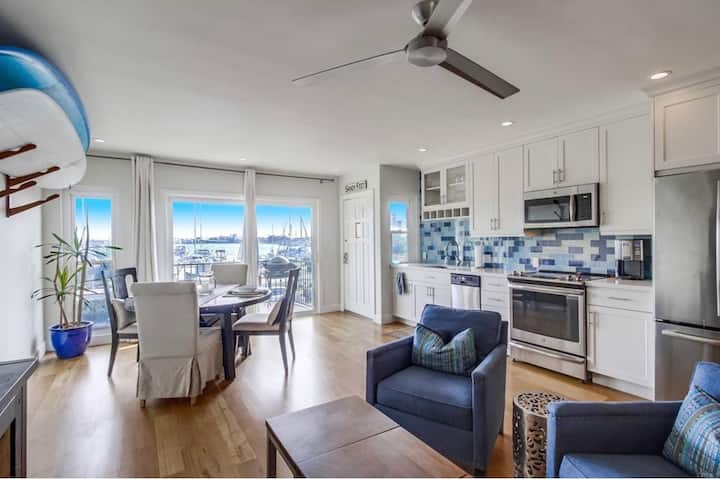 Gorgeous Bay View Getaway- One Block From Beach - Coronado, CA