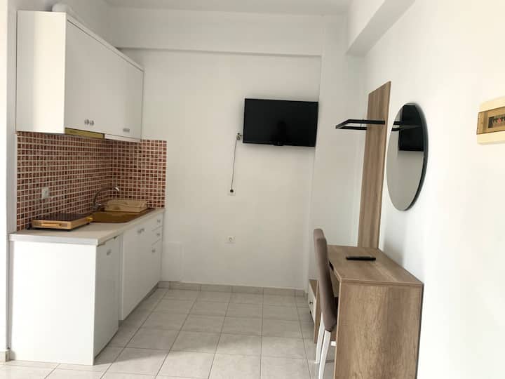 Spacious Studio!amazing Garden&private Parking! - Ksamil