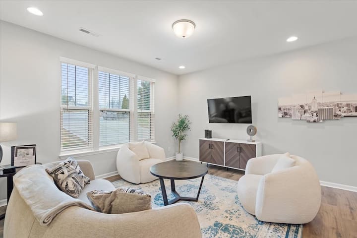 Modern Uptown-style Master Down - Gastonia, NC