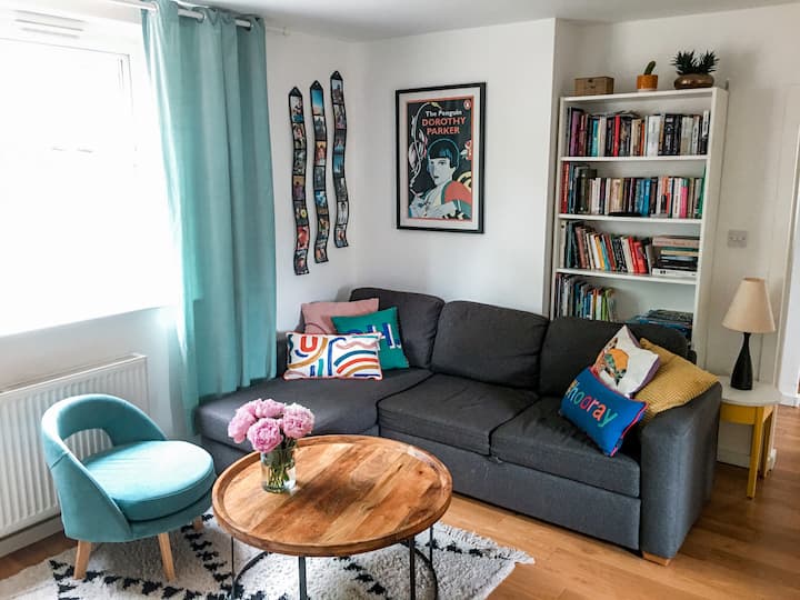 Two Bed Apartment With Free Parking - Edinburgh