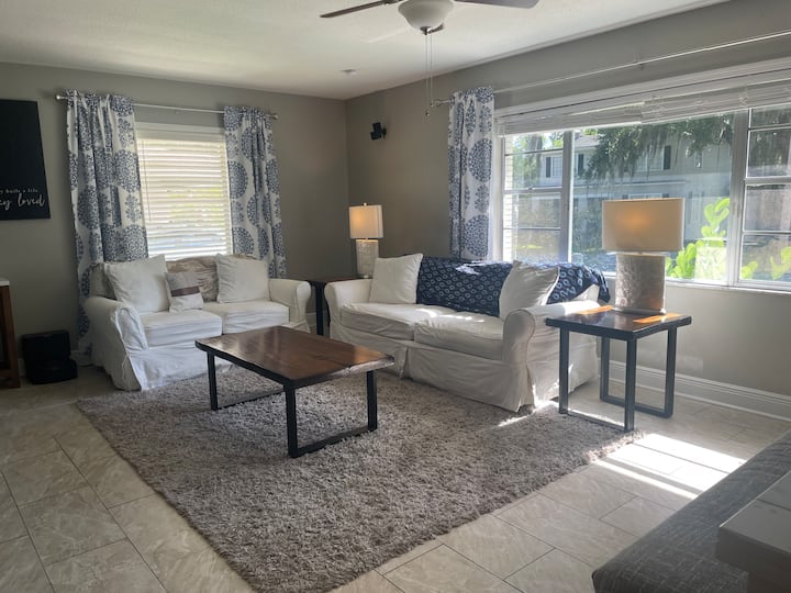 Spacious Home Near Downtown - Lakeland, FL