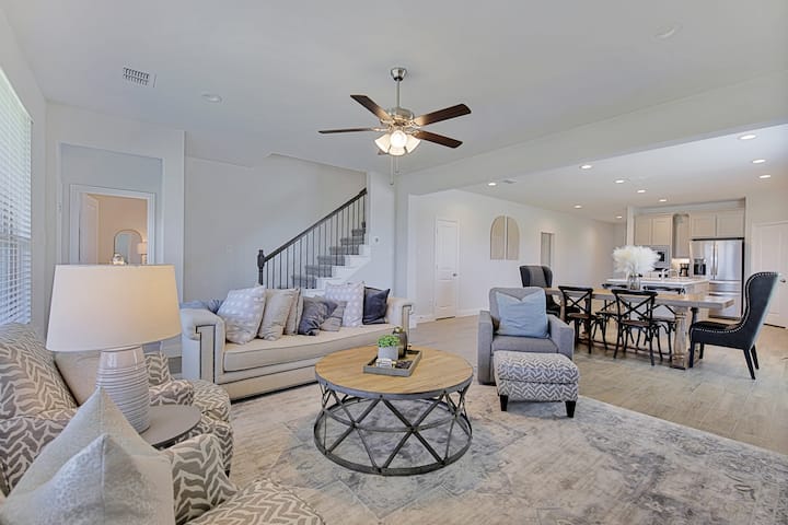 Beautiful New Home, 4 Bd Rooms, 5 Beds - Argyle Tx - Roanoke, TX