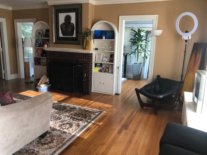 Urban Oasis - Fully Equipped -Stylish & Functional - Hartford, CT