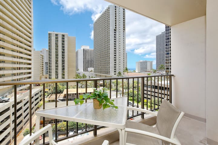 Peak-a-boo Ocean & Sunset Views! Pool, Wifi! Wu906 - Lanikai Beach, HI