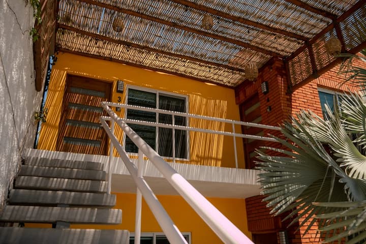 Palmas 4 - Queen Bed, Sofa Bed & Parking - La Paz