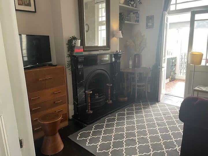 Beautiful 1 Bedroom Apartment In Victorian Home - Selhurst Park Stadium