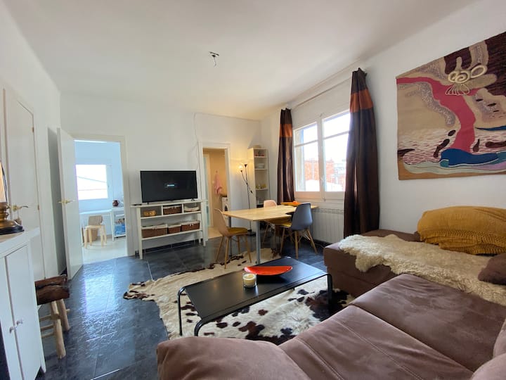 Habitación Doble Ext + Vesridor En Piso Compartido - Barcelona