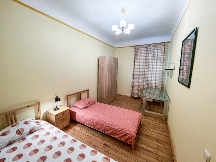 Mājīgs Divistabu Dzīvoklis Rīgas Centrā - Riga