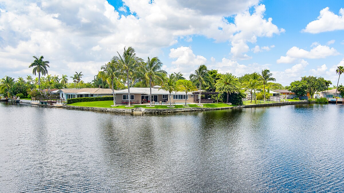 Miami Lake House Vacation Rentals - Florida, United States | Airbnb