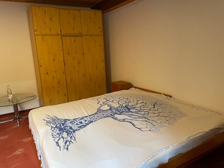 Separate Wohnung Mit Bad,
Küche Und Parkplatz - Coburg