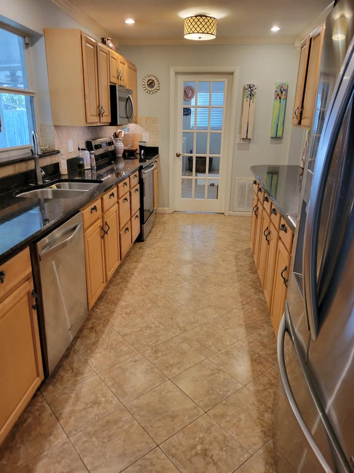 Lovely Spacious Home In Vero Beach - Vero Beach, FL