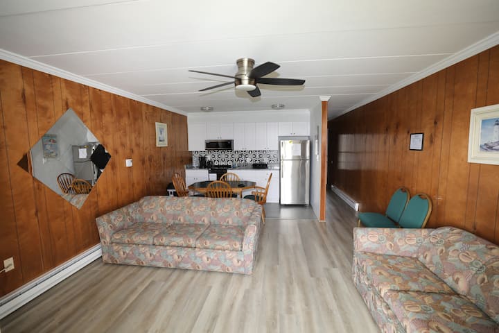 1 Bedroom Condo, Only A Short Walk To The Beach - Ocean City, MD