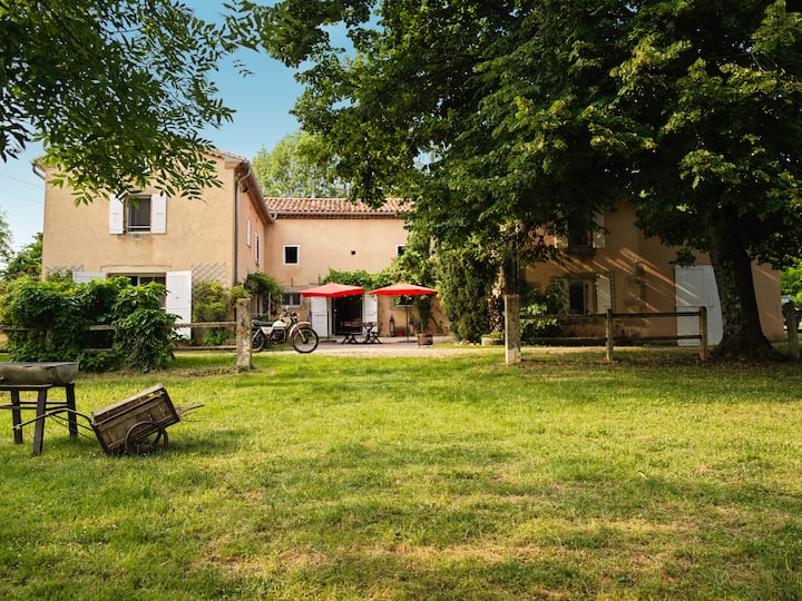 Grand Gîte De Caractère, Piscine, Parc, Bois, Lac. - Tarn