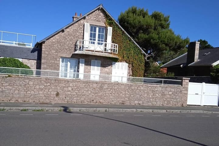 Jolie Maison Bretonne  Face à La Mer - Erquy