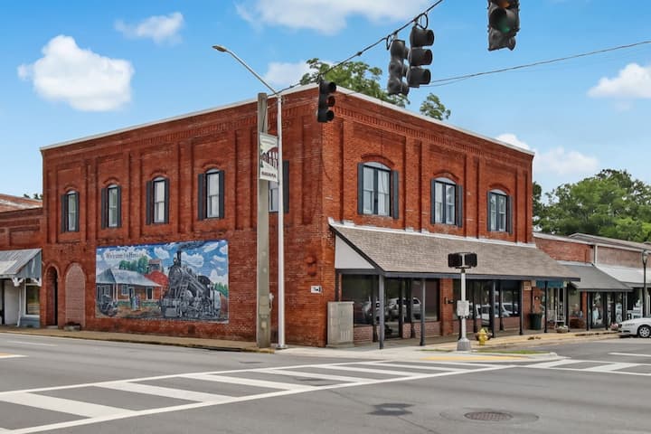 Stunning Historic Building With Lofts! Meet Brass! - Havana, FL