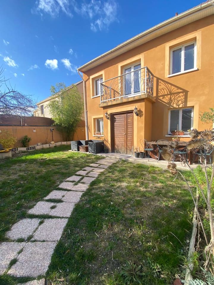 Superbe Appartement En Résidence Privée - Argenteuil